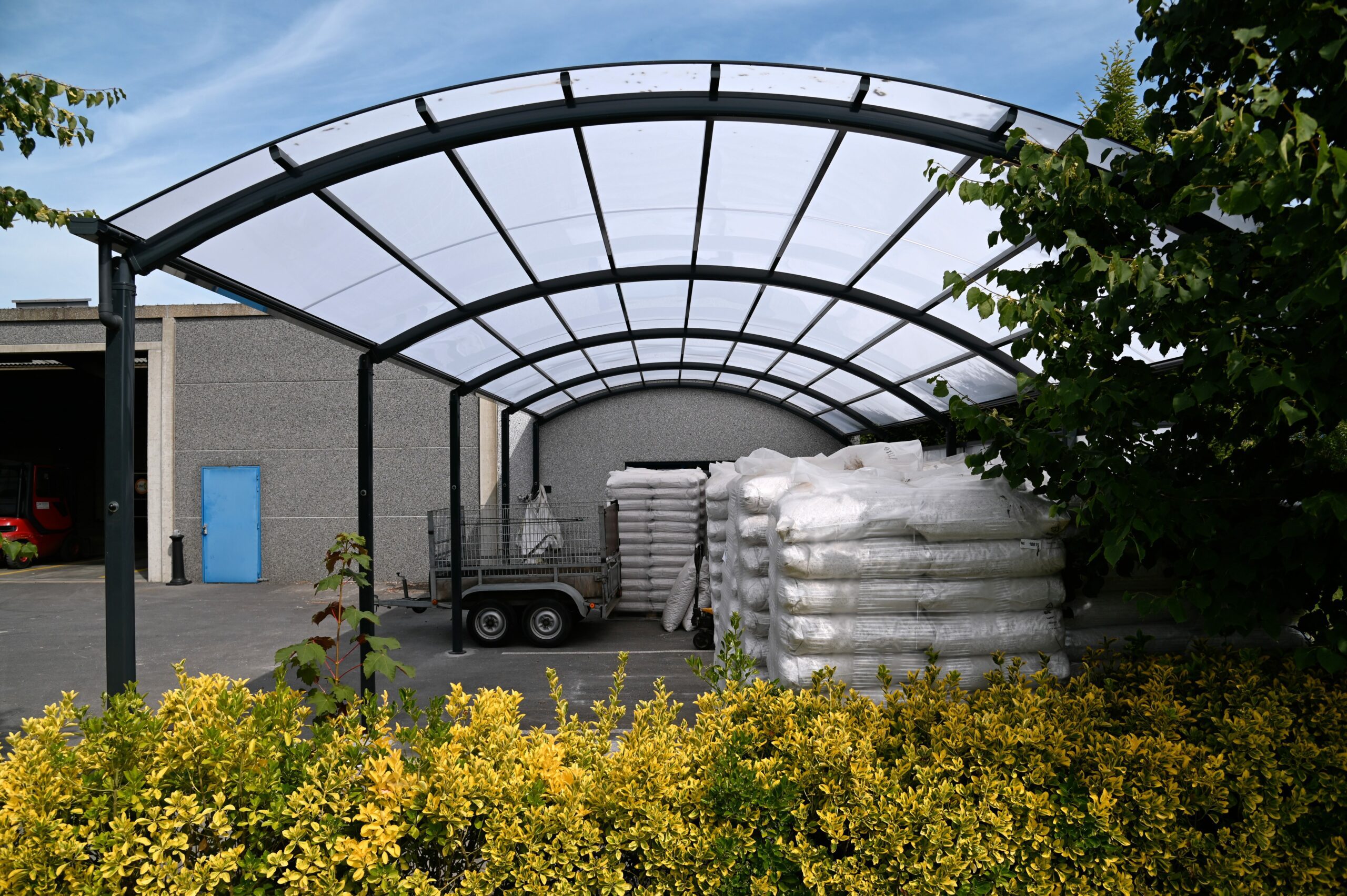 Fabricant d'abris industriels et d’auvents - ABRIS ARCHETYPE